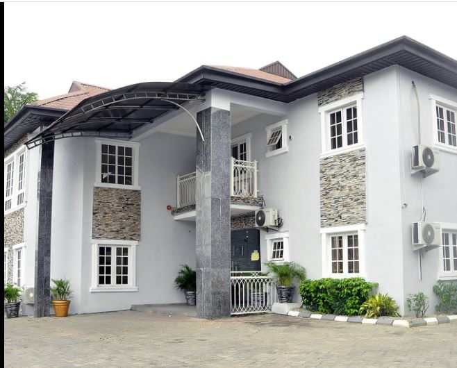 Royal Vantage Hotel and Suites - APIE BUSINESS
