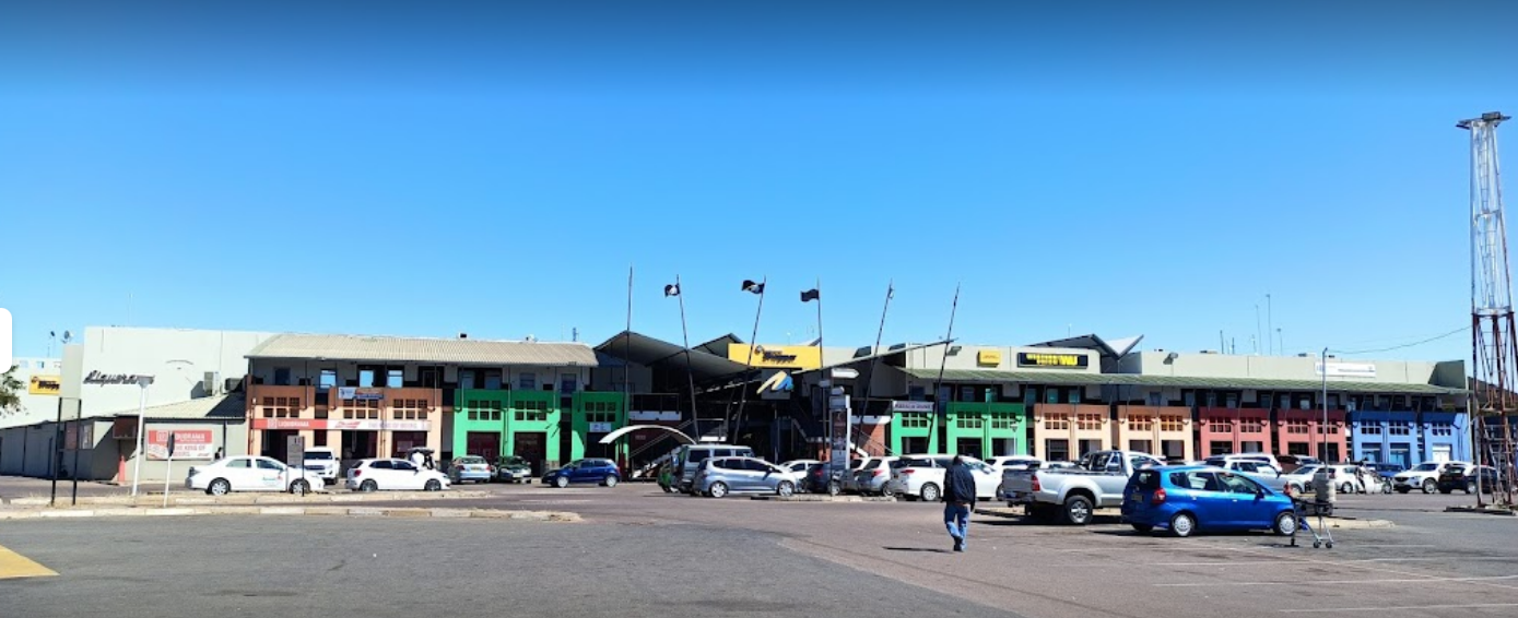 Standard Chartered Botswana | ATM | Molapo Crossing - APIE BUSINESS